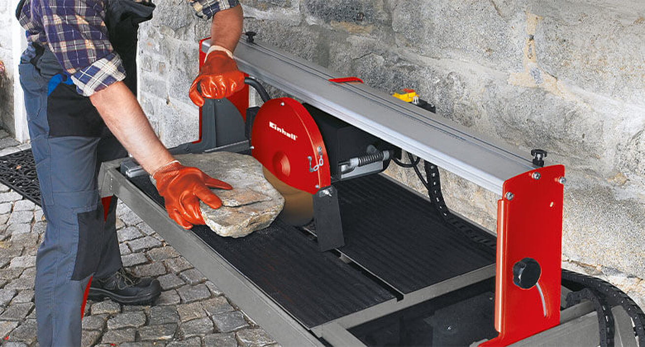 Reliable tile cutting machines with turbo diamond cutting discs ...